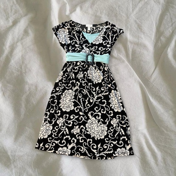 Limited Too | Dresses | Limited Too Black And White Floral Dress With ...